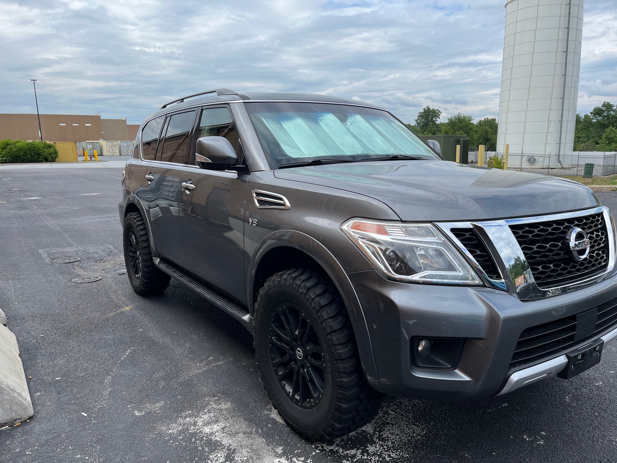 2017 Nissan Armada with 1.5" Inch Wheel Spacers – Titan Wheel Accessories